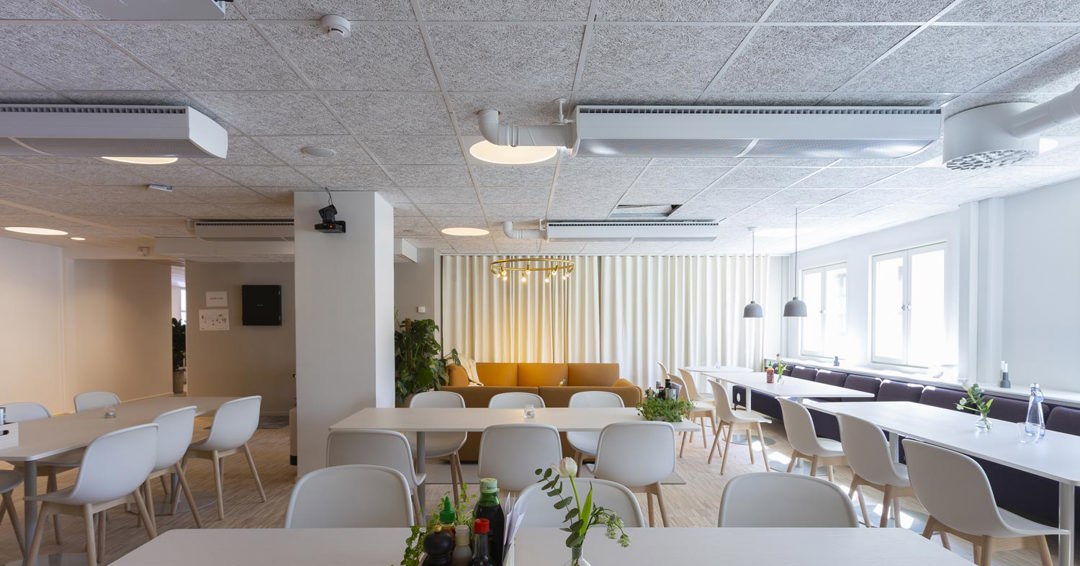 Akustiklofter fra Troldtekt i kontor- og erhvervsbyggeri