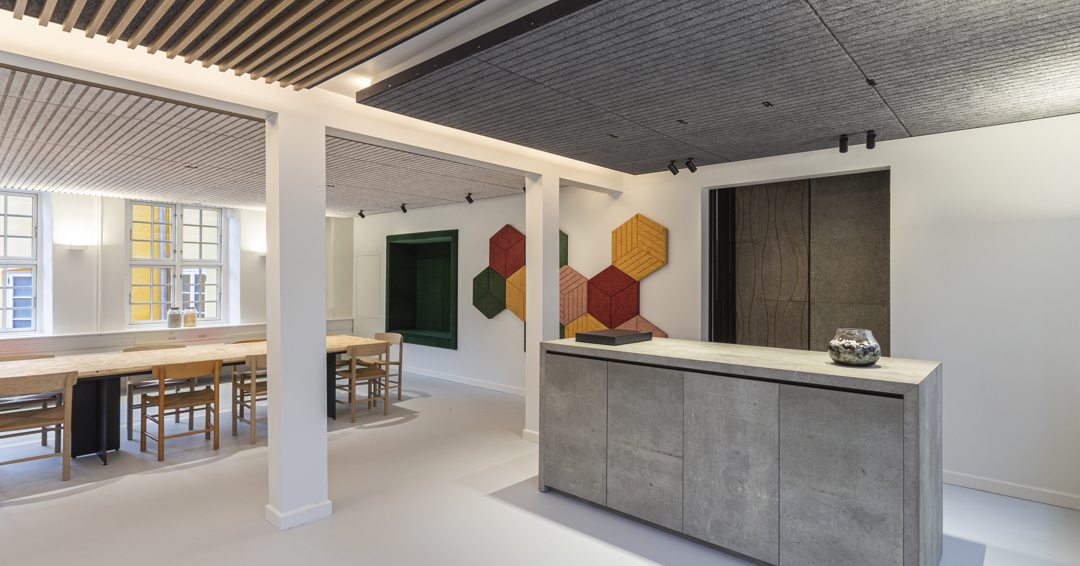 Oplev karakterfulde akustikløsninger – og vind et Troldtekt® loft ...